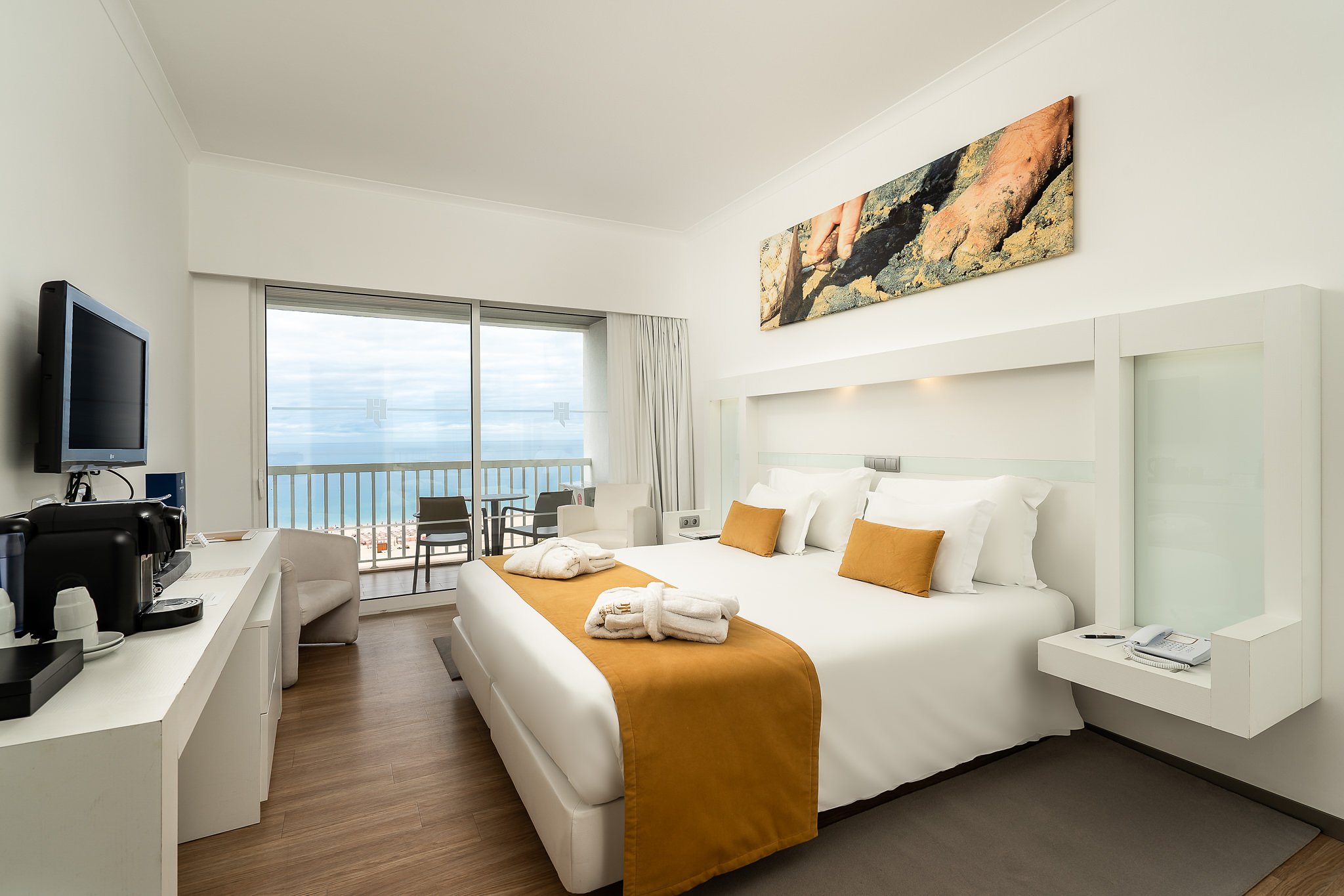 Rooms & Suites of Jupiter Algarve Hotel - Praia da Rocha - Algarve